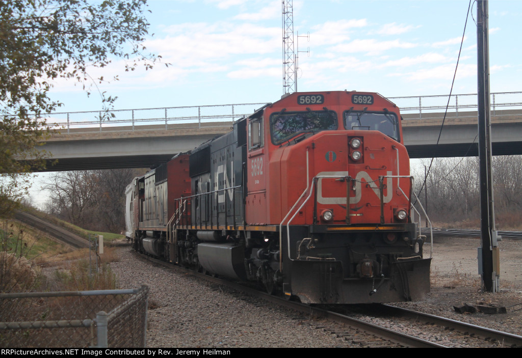 CN 5692 & 5510 (3)